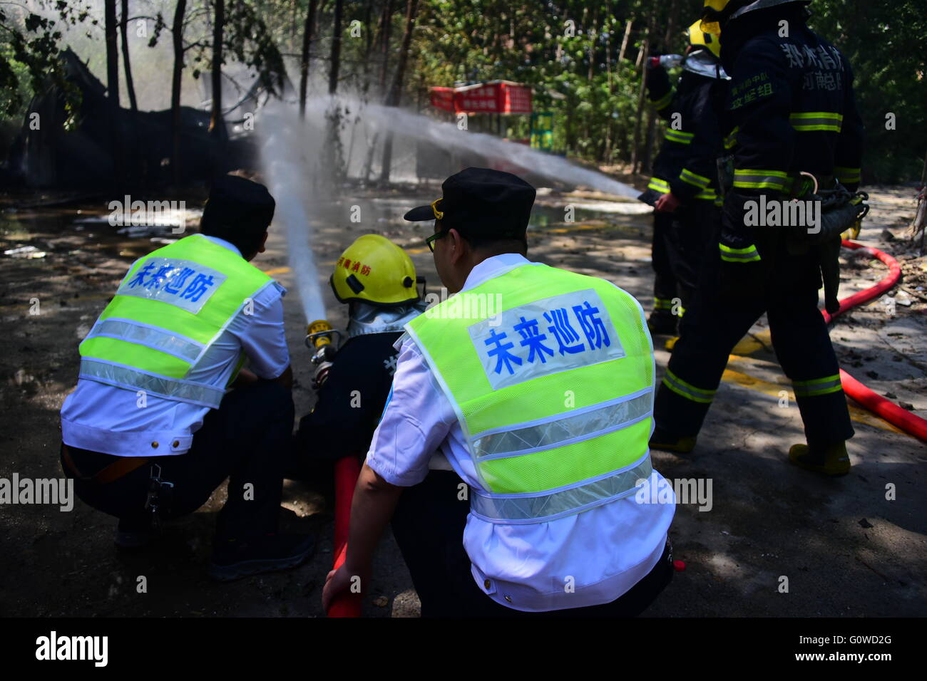 Firecracks hi-res stock photography and images - Alamy