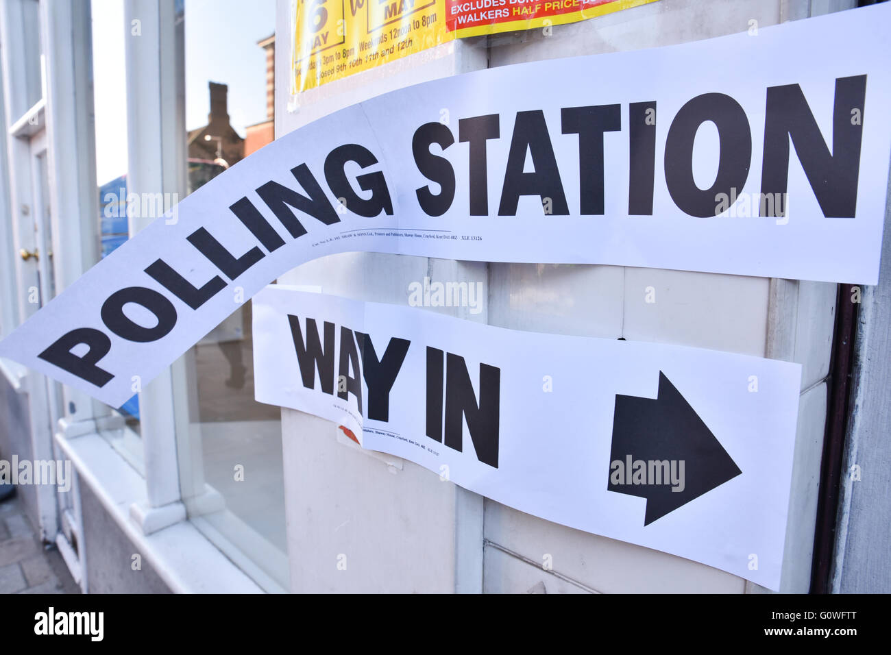 Polling stations hi-res stock photography and images - Alamy