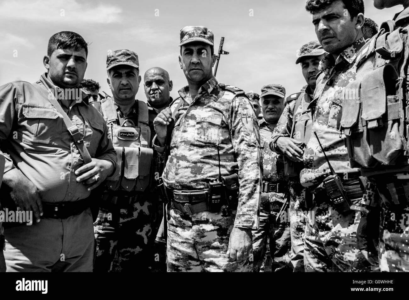 Kurdish defense line hi-res stock photography and images - Alamy