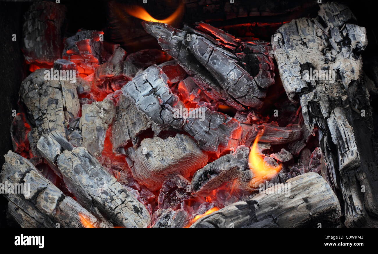 Charcoal fire hi-res stock photography and images - Alamy