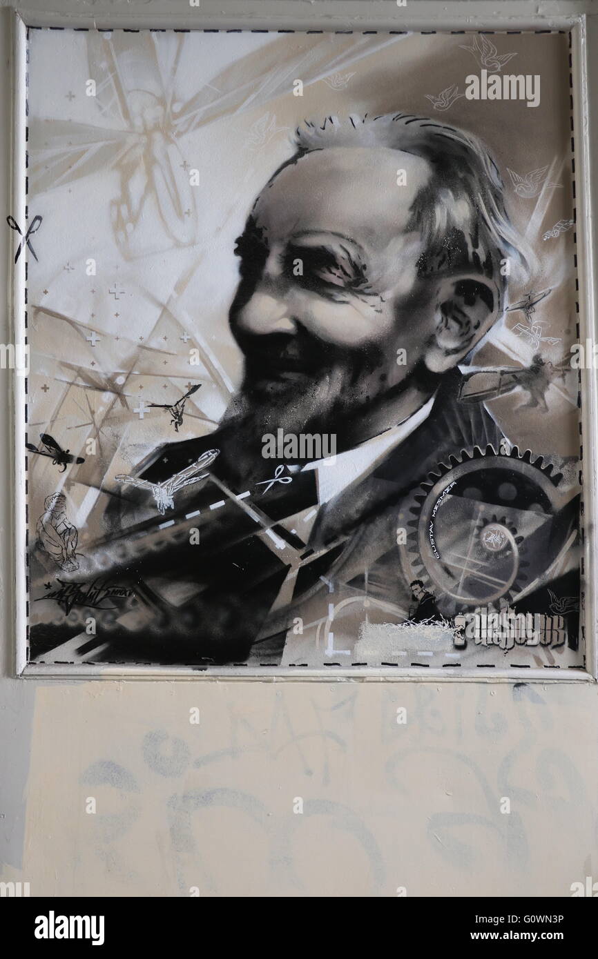 Street art in Paris representing an old man Stock Photo - Alamy