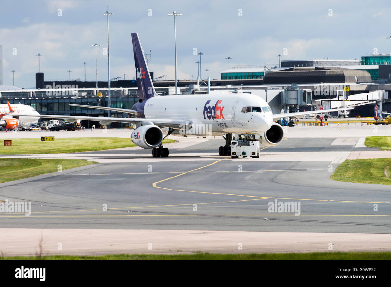 Fedex 757 hi-res stock photography and images - Alamy