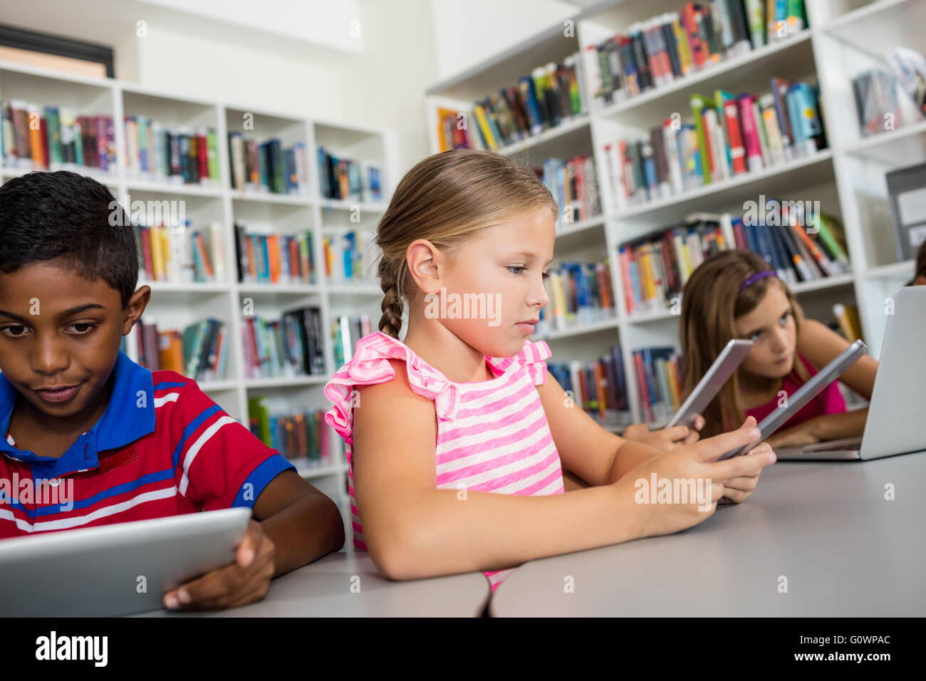 Children school library working hi-res stock photography and images - Alamy