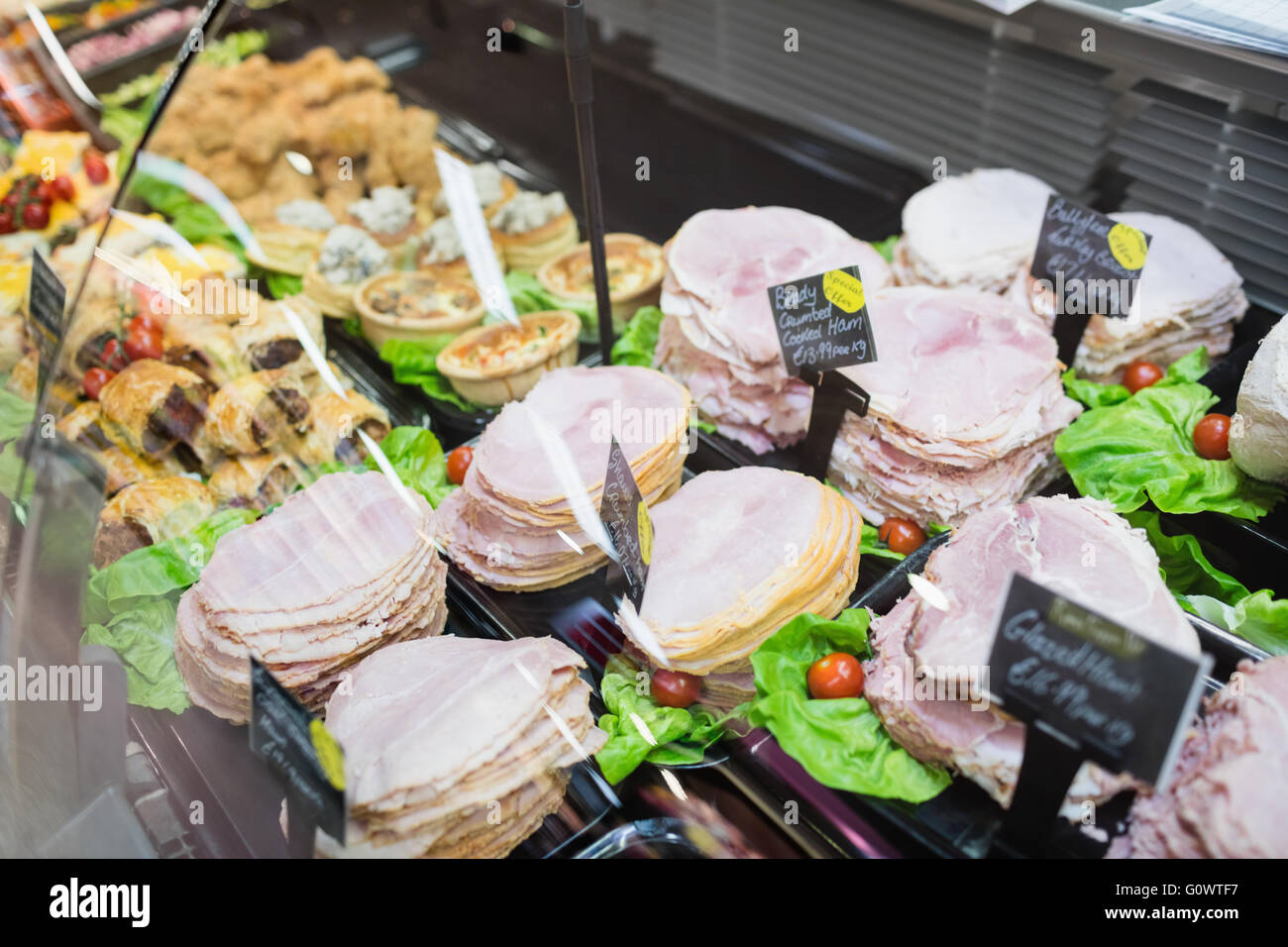 Meat counter supermarket hi-res stock photography and images - Alamy