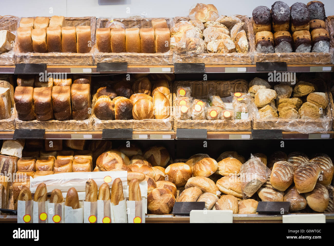 Focus on Shelves with bread Stock Photo - Alamy