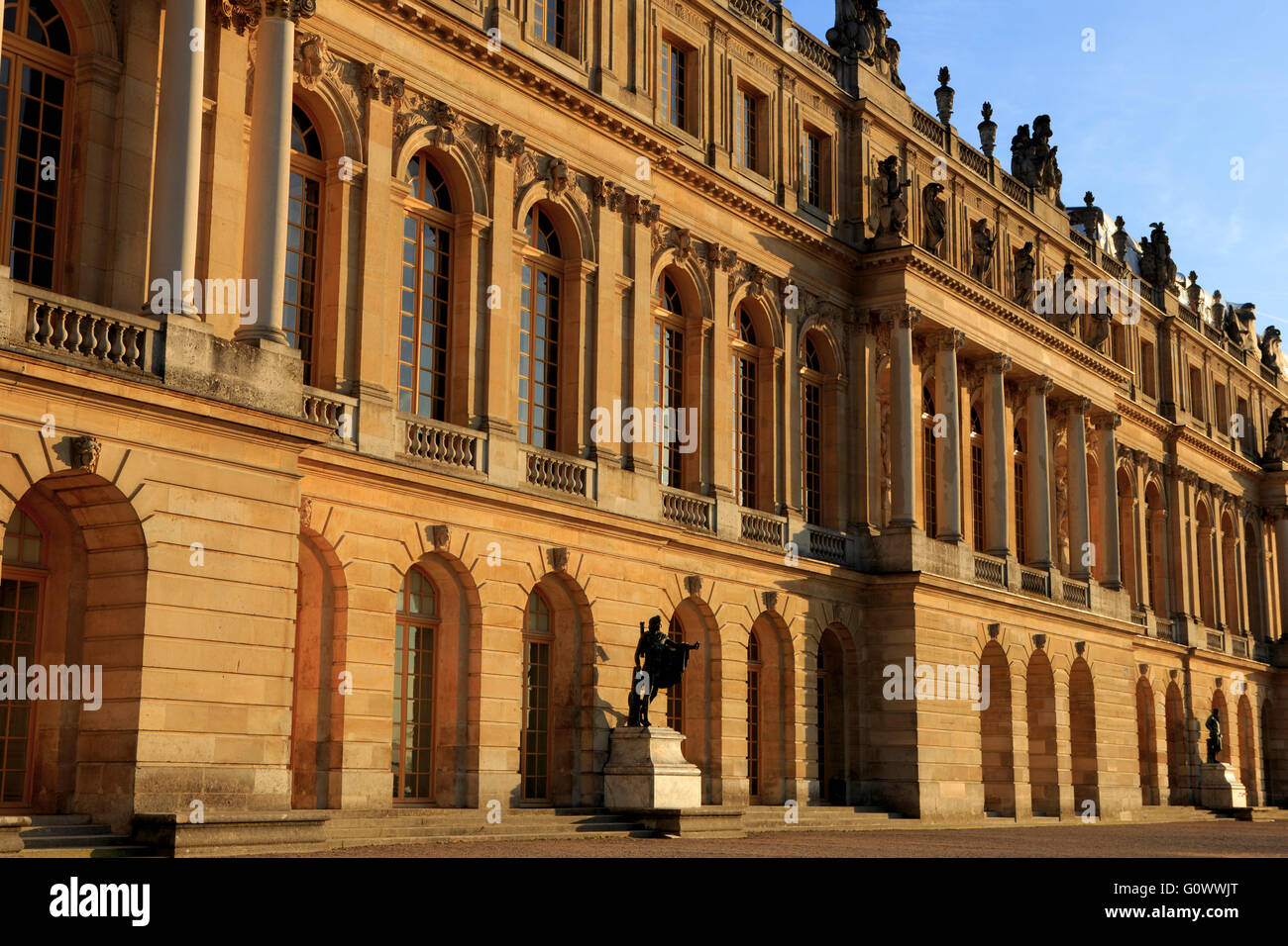 Front facade versailles palace versailles hi-res stock photography and ...