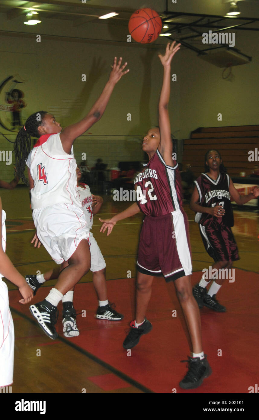 Girls High school basketball Stock Photo - Alamy