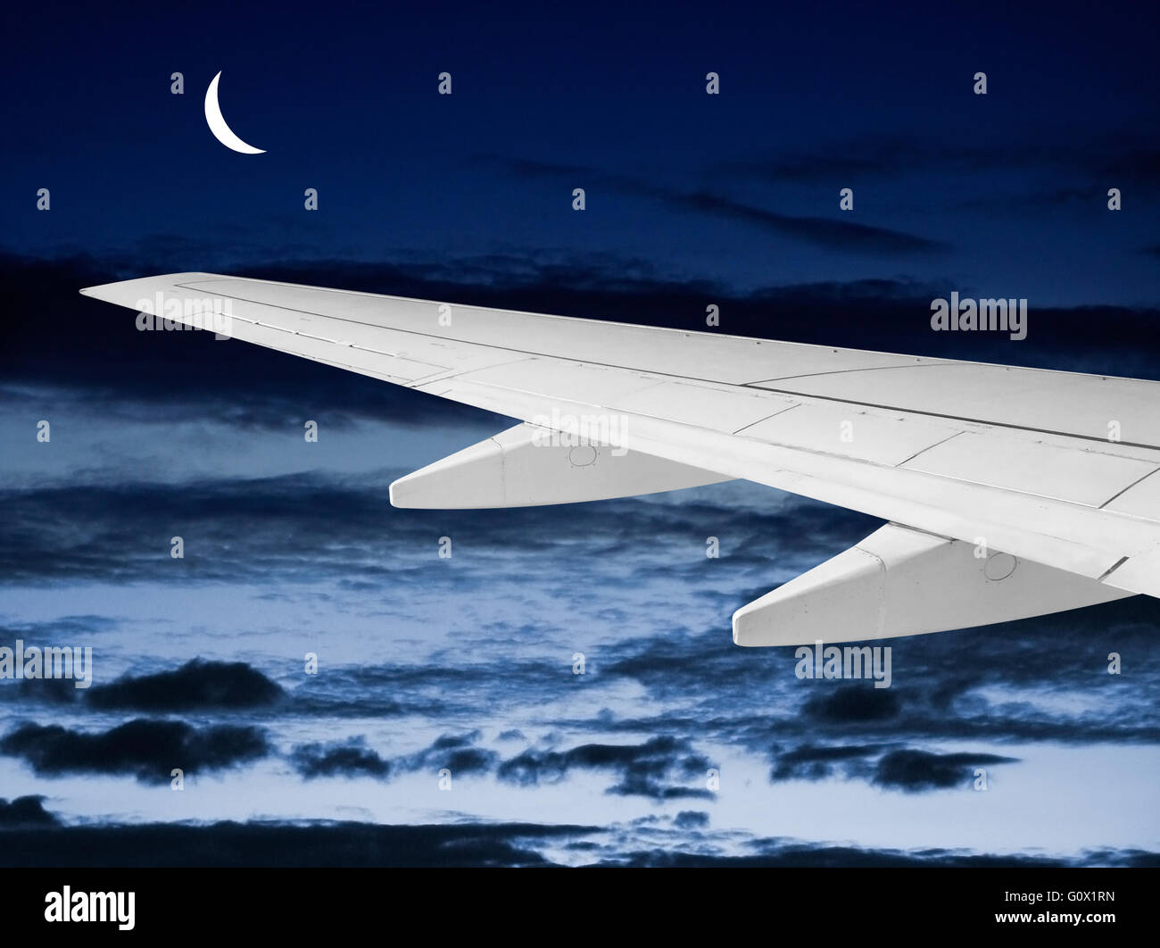 Night sky plane wing hi-res stock photography and images - Alamy