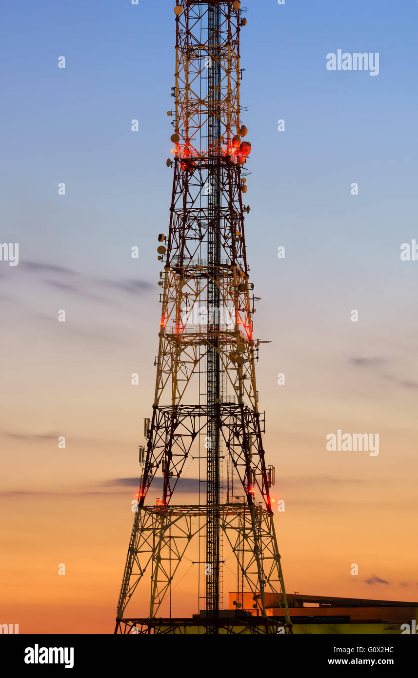 Microwave antenna hi-res stock photography and images - Alamy