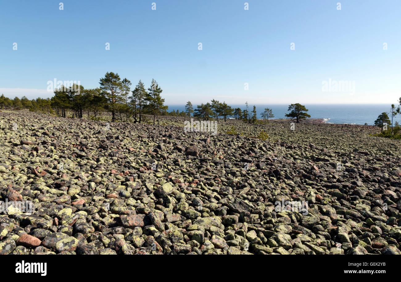 Formations of Shingle and shore banks created by waves Stock Photo - Alamy