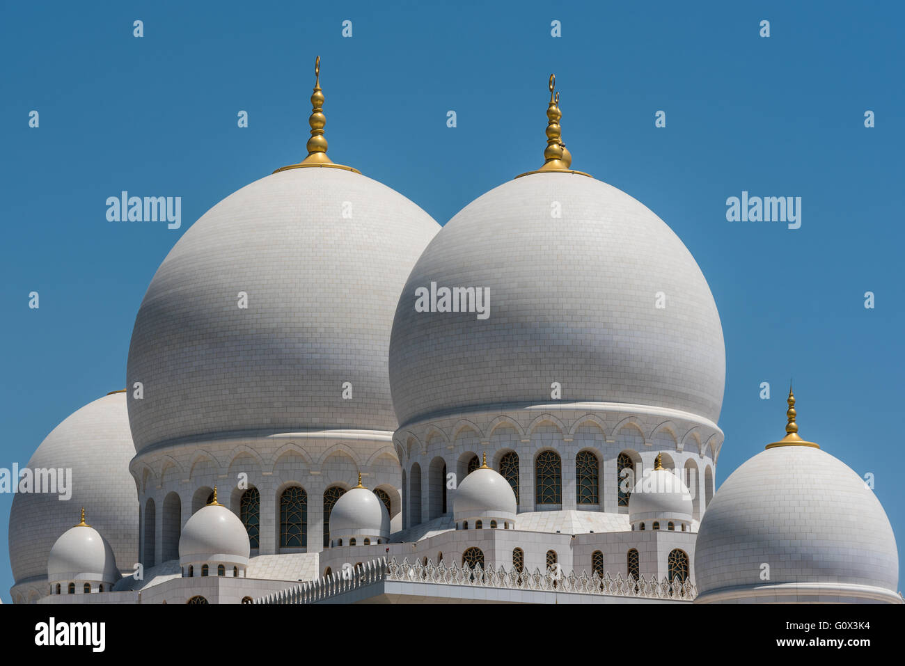 Domes of the Sheikh Zayed Grand Mosque in Abu Dhabi Stock Photo - Alamy