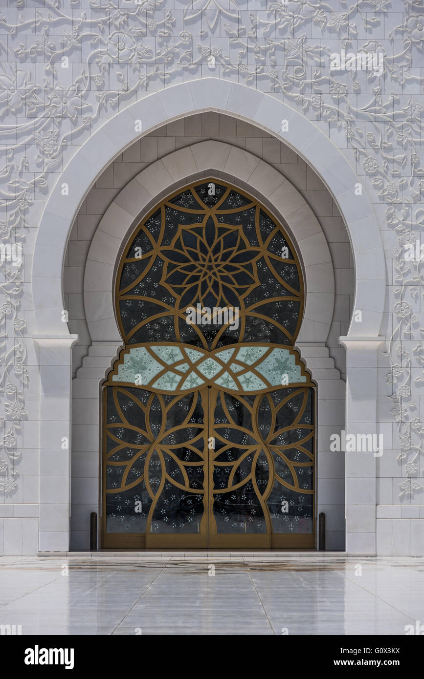 Main door to the prayer hall at Sheikh Zayed Grand Mosque in Abu Dhabi ...