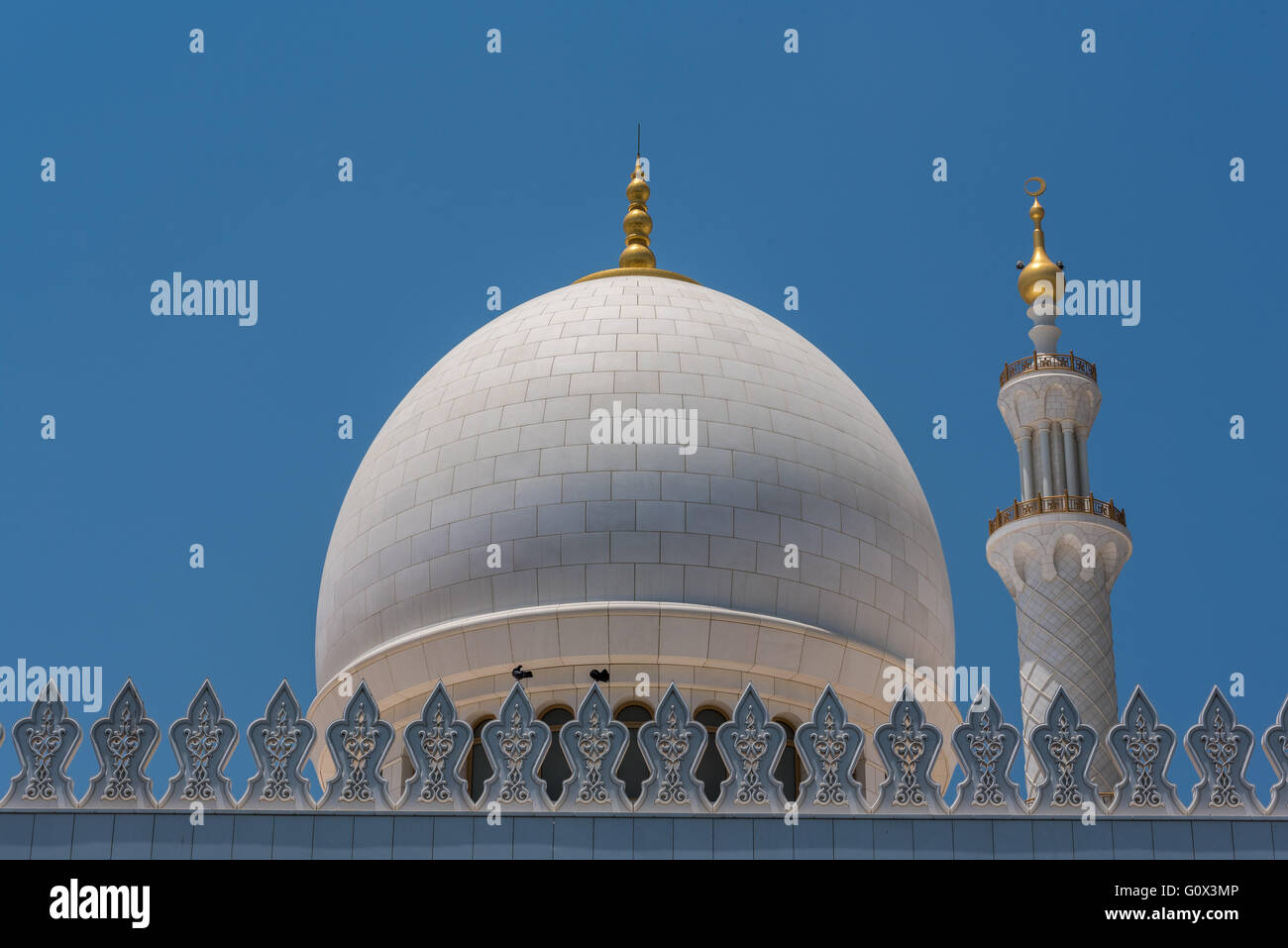 Dome of Sheikh Zayed Grand Mosque in Abu Dhabi Stock Photo - Alamy