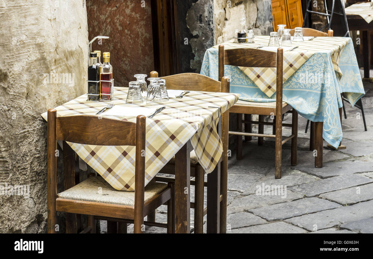 Old style traditional Italian trattoria restaurant Stock Photo - Alamy