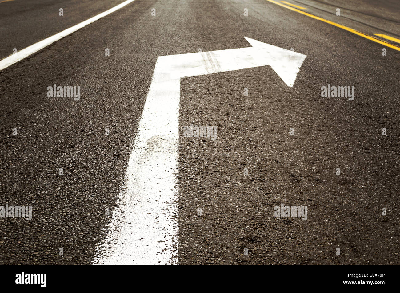 Straight on and right turn arrow hi-res stock photography and images ...