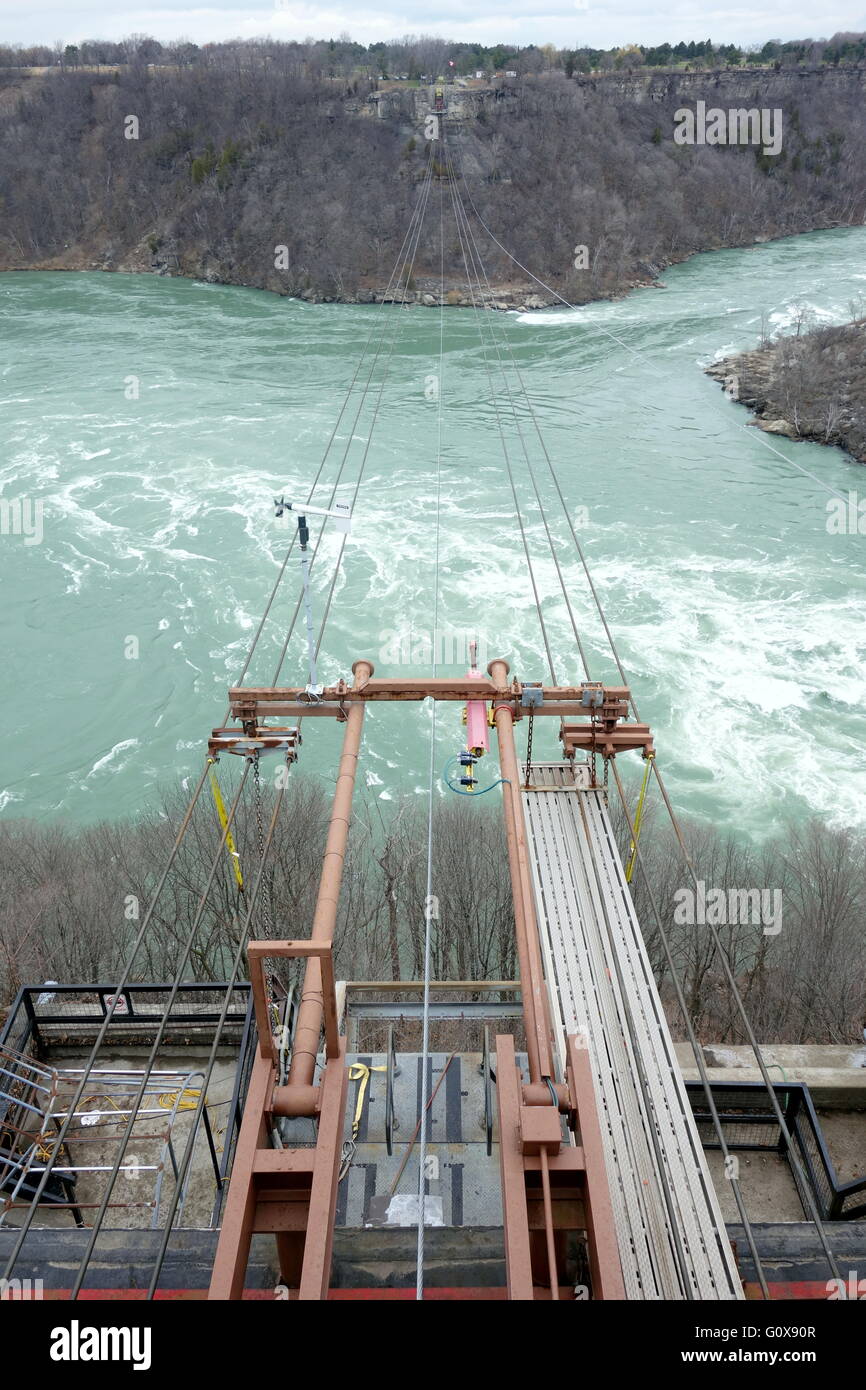 Canadian side of river hi-res stock photography and images - Alamy