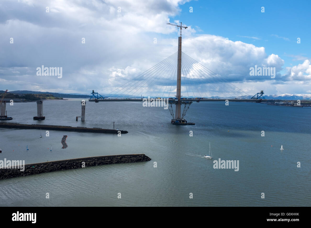 The new Forth Bridge, Queensferry Crossing under construction Stock ...