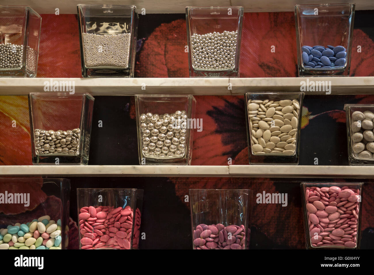 Shelves of sweets hi-res stock photography and images - Alamy