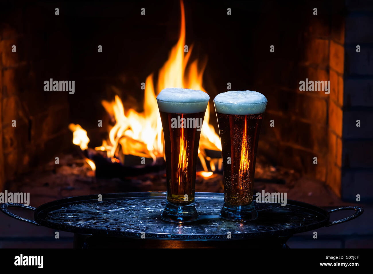 Fireplace pub hi-res stock photography and images - Alamy