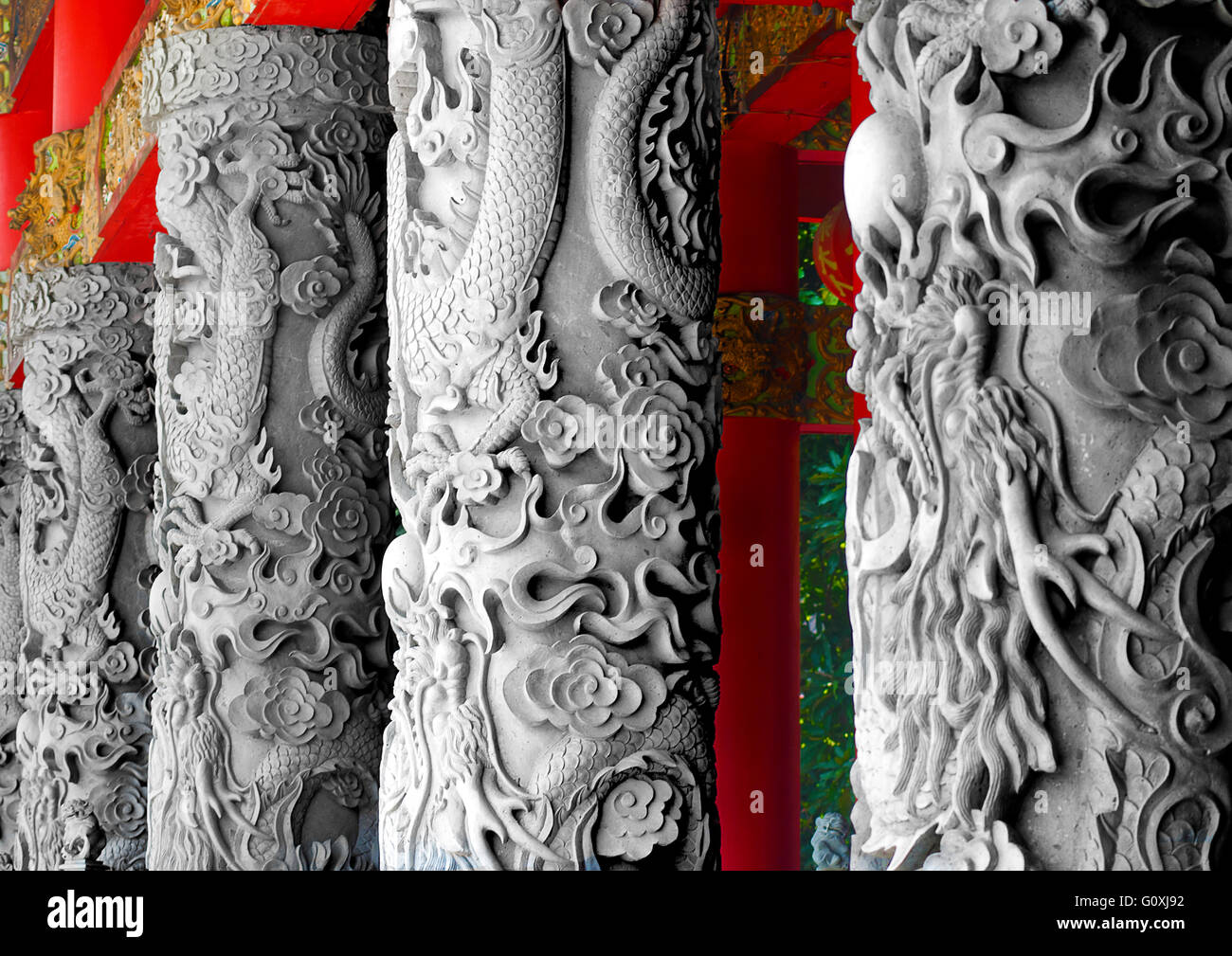 Dragon Pillar at Temple Stock Photo - Alamy