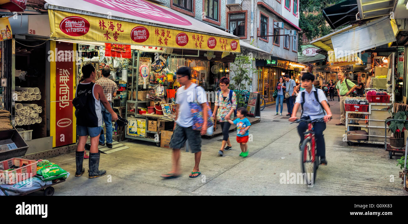 Yung Shue Wan Main Street on the seafront, Lamma Island, Hong Kong ...