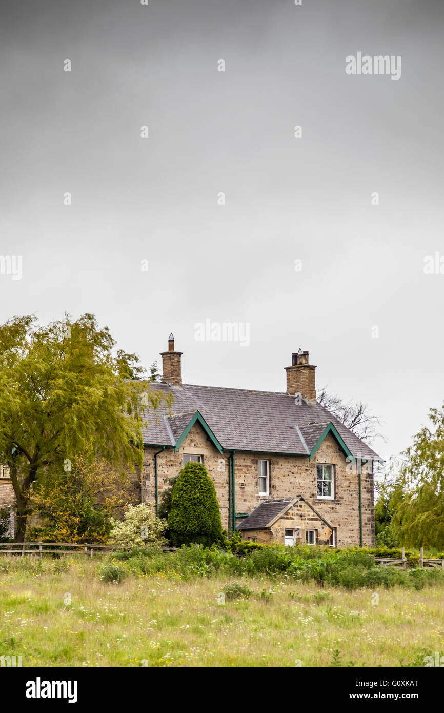 Isolated farmhouse hi-res stock photography and images - Alamy