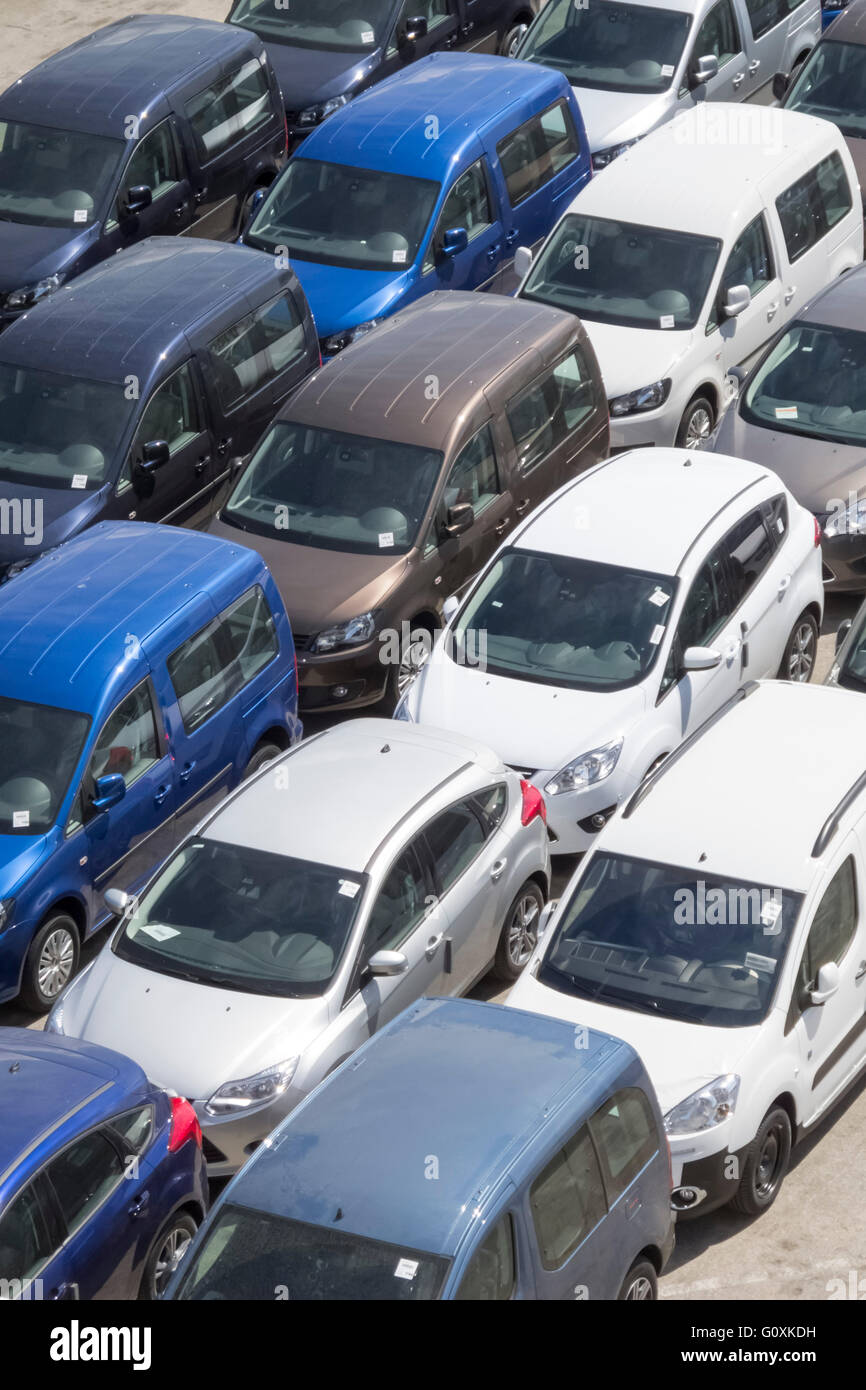 Cars lined up on dock hi-res stock photography and images - Alamy