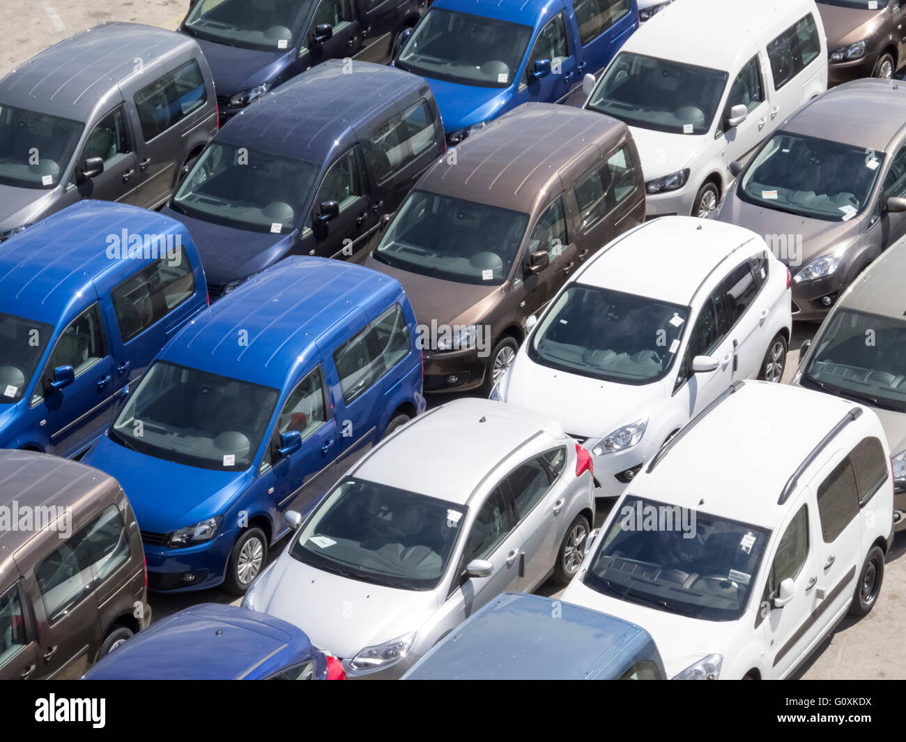 Cars lined up on dock hi-res stock photography and images - Alamy
