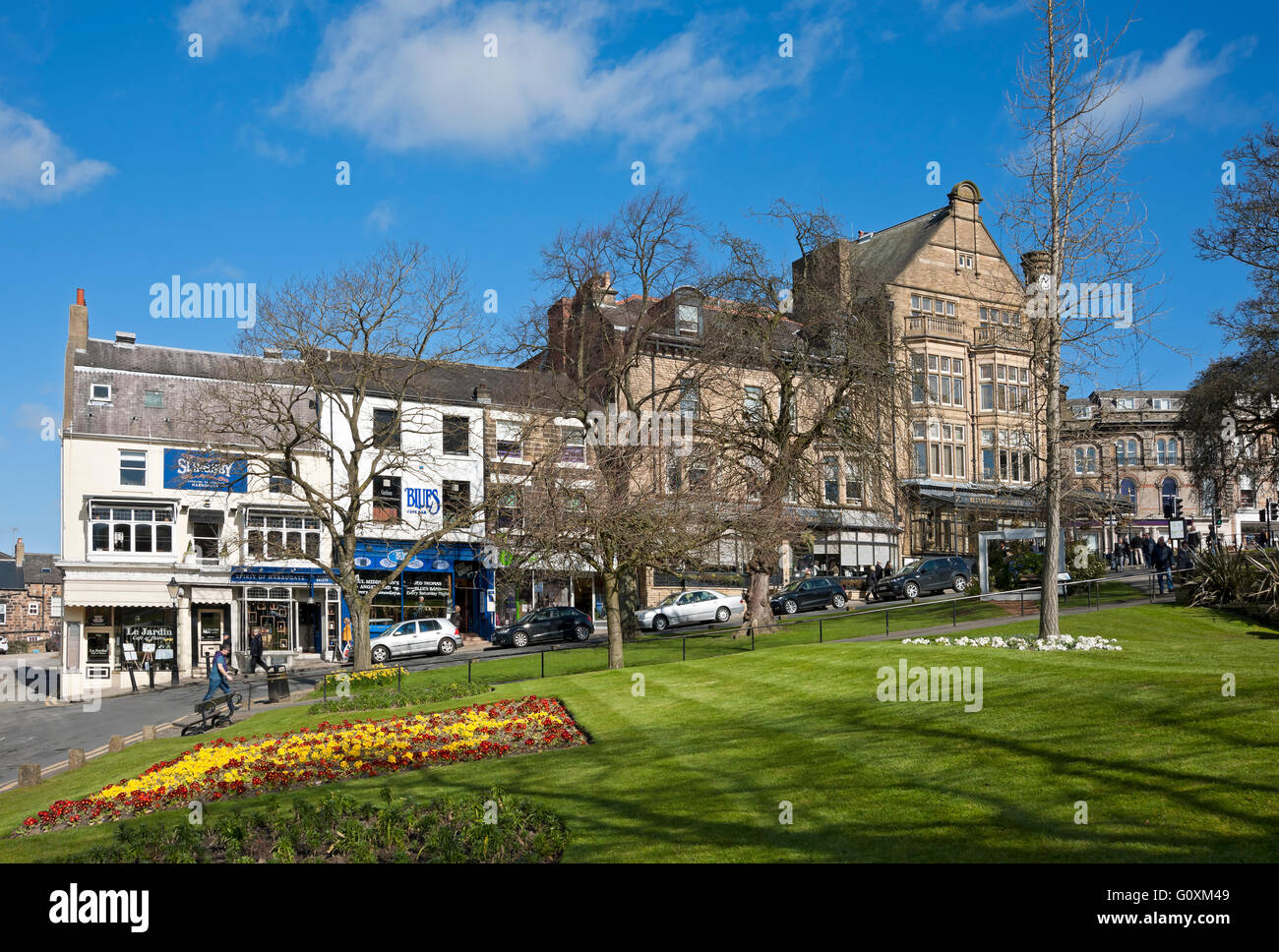English Town Centre Harrogate Stock Photos & English Town Centre ...