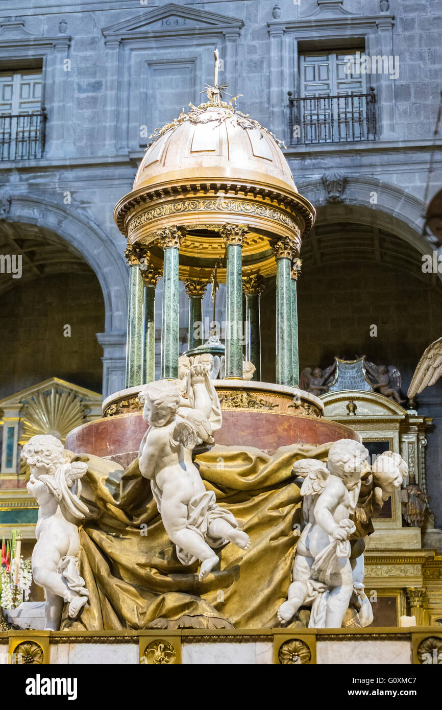 Altar spanish hi-res stock photography and images - Alamy