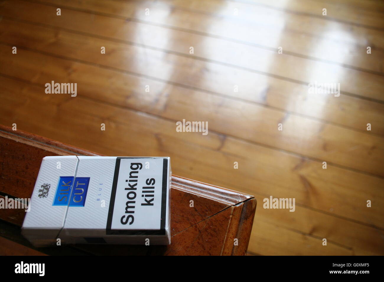 Packet of cigarettes with the warning smoking kills Stock Photo ...