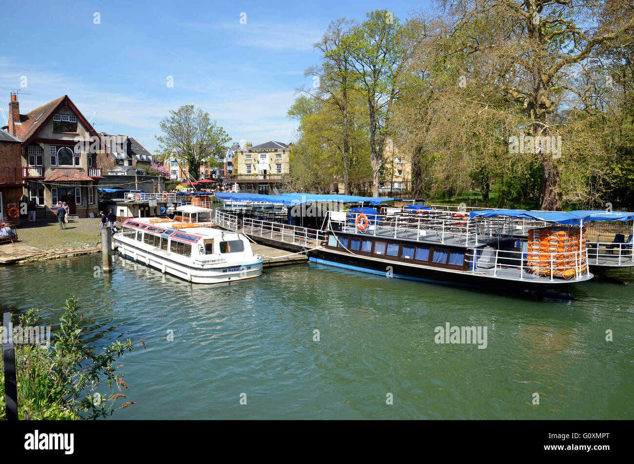 The Head of the River on the River Thames (Isis) at Folly Bridge in ...