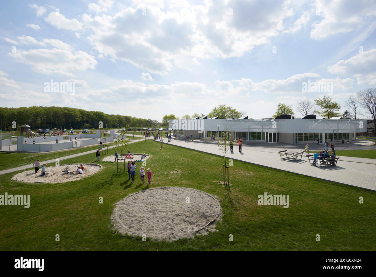Single storey building hi-res stock photography and images - Alamy