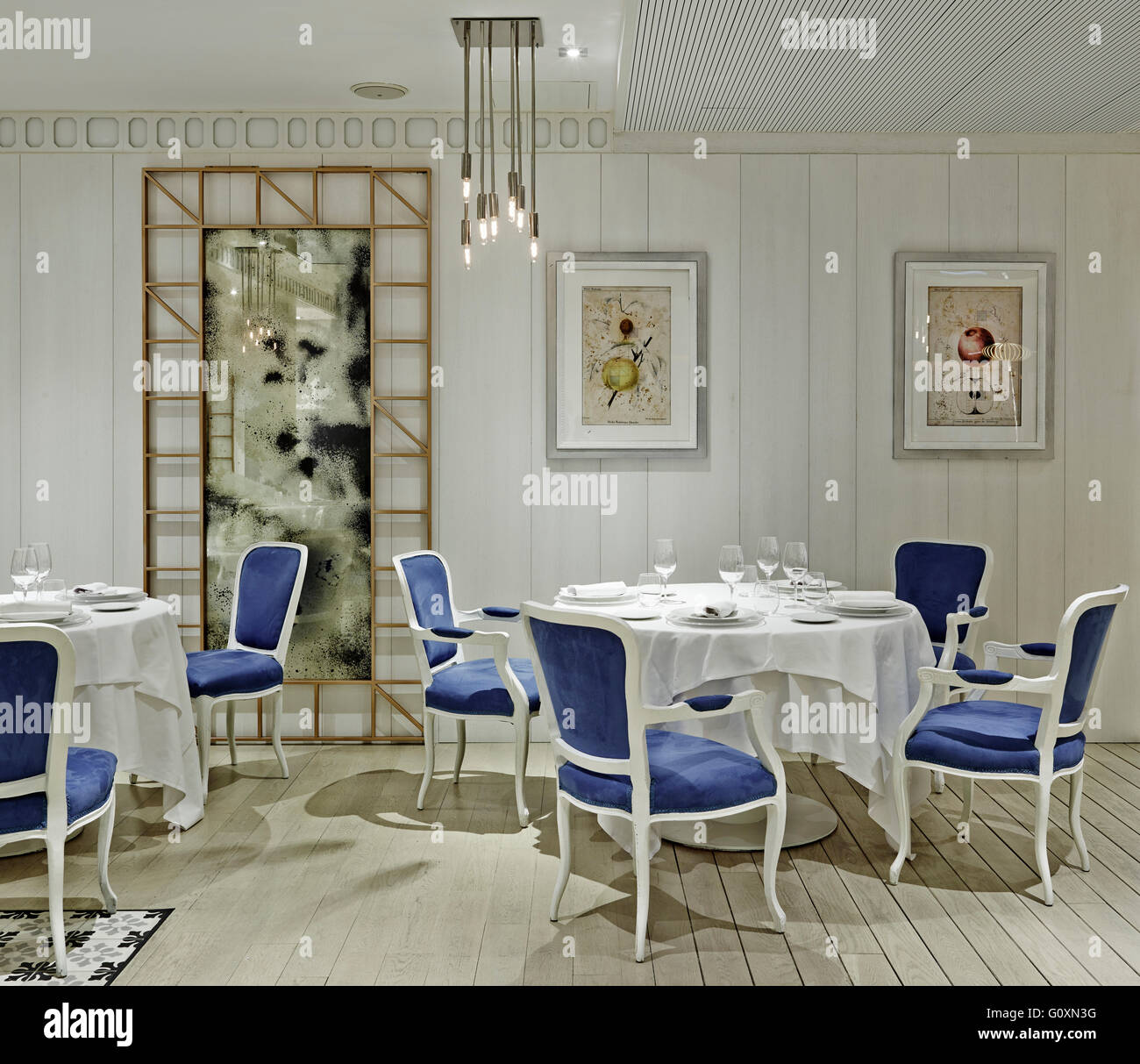 Blue restaurant building hi-res stock photography and images - Alamy