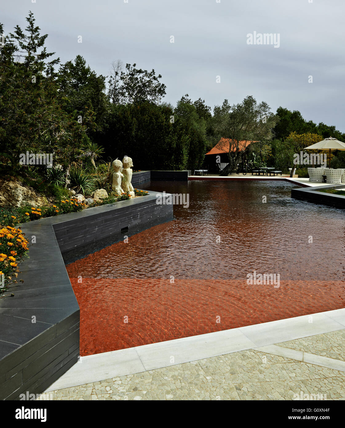 A villa in Ibiza. A swimming pool Stock Photo - Alamy