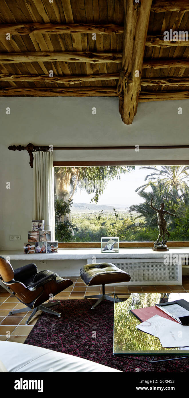 See through ceiling hi-res stock photography and images - Alamy