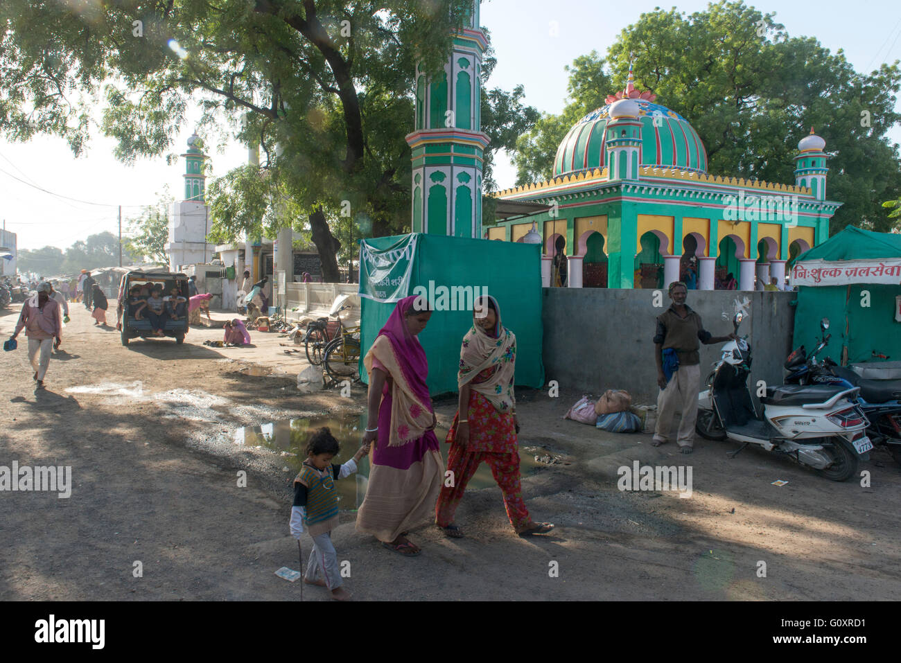 Hussain Tekri, Women And Child Heading Towards The Shrine Stock Photo ...