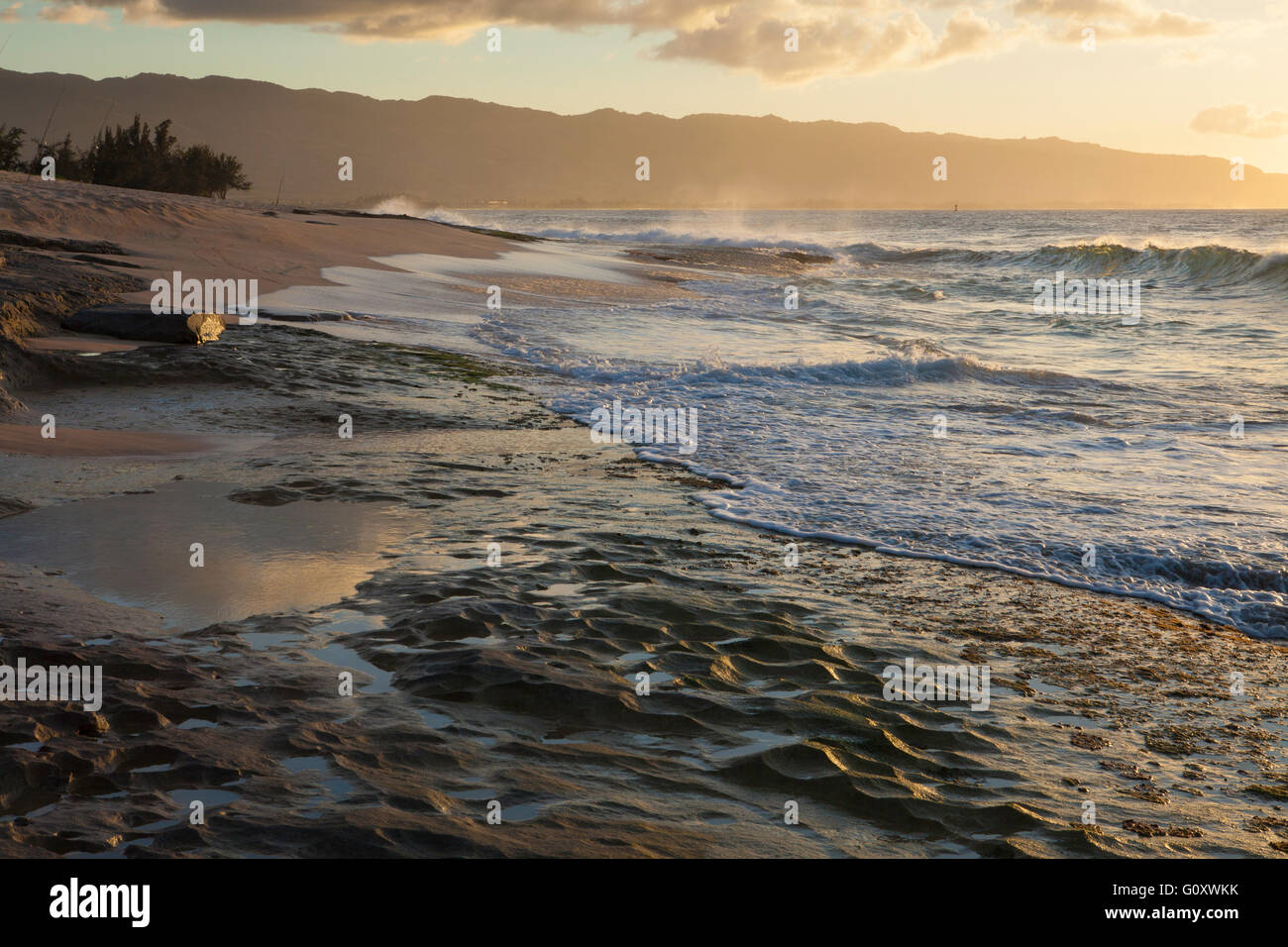 Mokuleia beach hi-res stock photography and images - Alamy