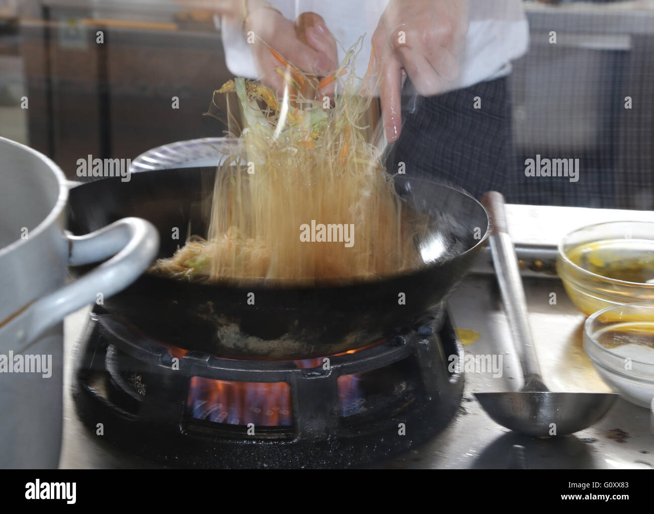 Cooking food expert hi-res stock photography and images - Alamy