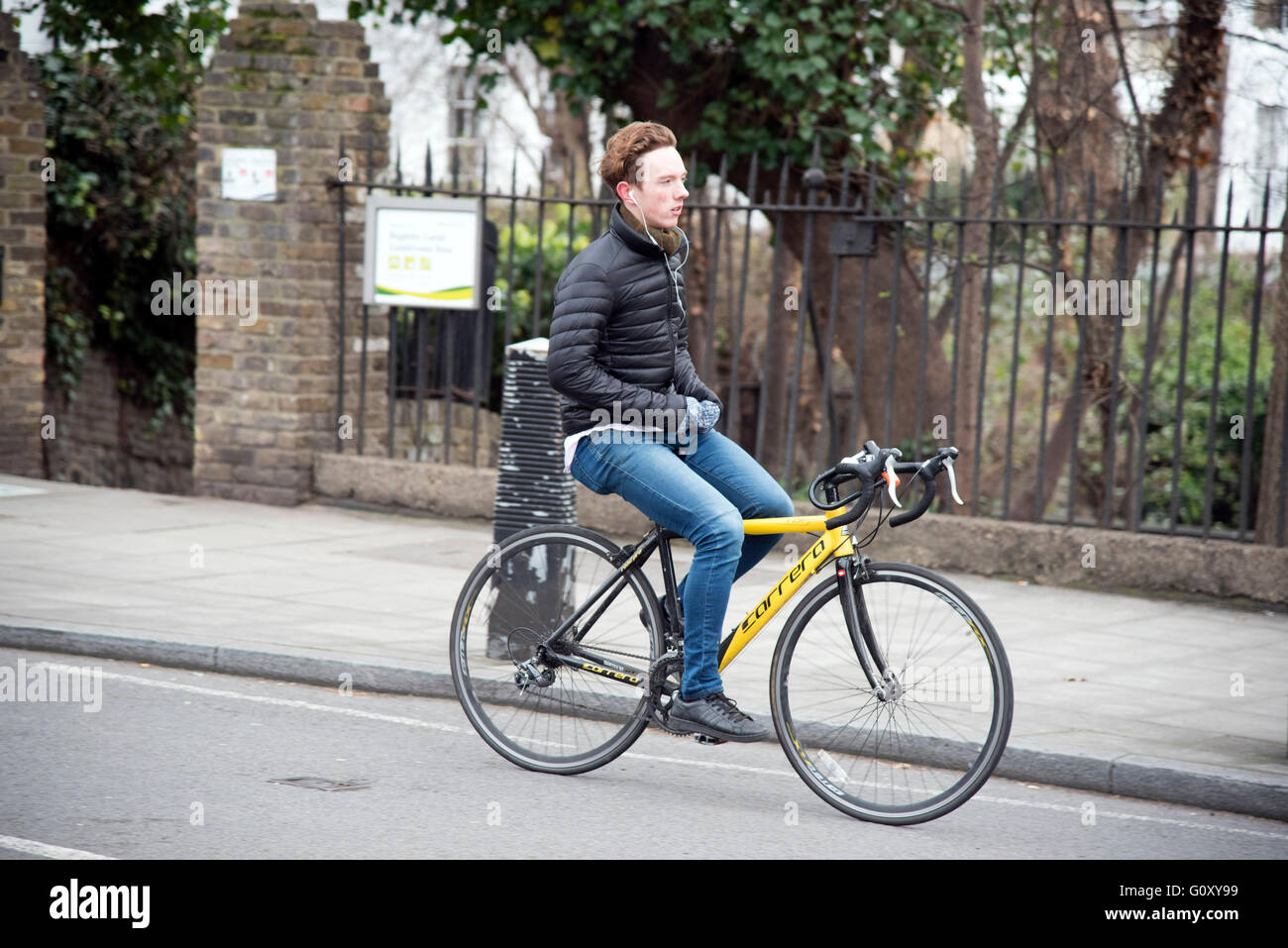 Cyclist cycling commuter pedal bike ride to work Stock Photo - Alamy