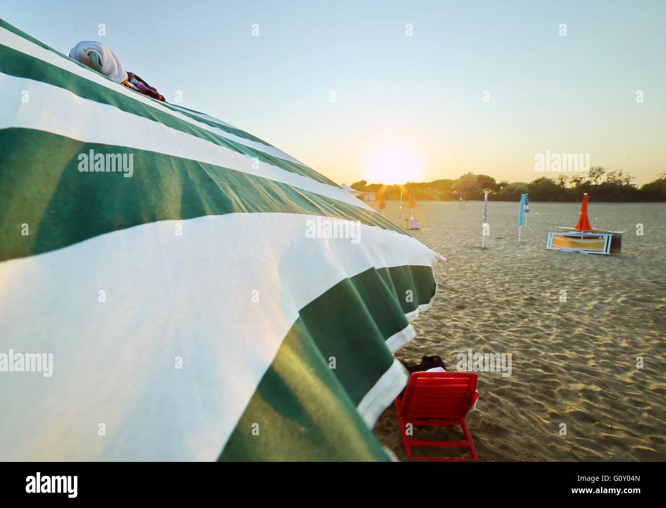 Back lit sun hi-res stock photography and images - Alamy