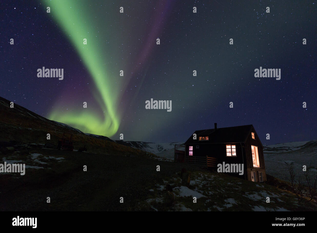 Northern lights cottage hi-res stock photography and images - Alamy