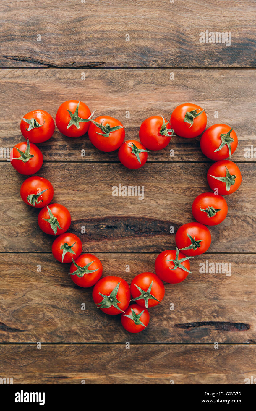 Cherry tomatoes in heart shape hi-res stock photography and images - Alamy