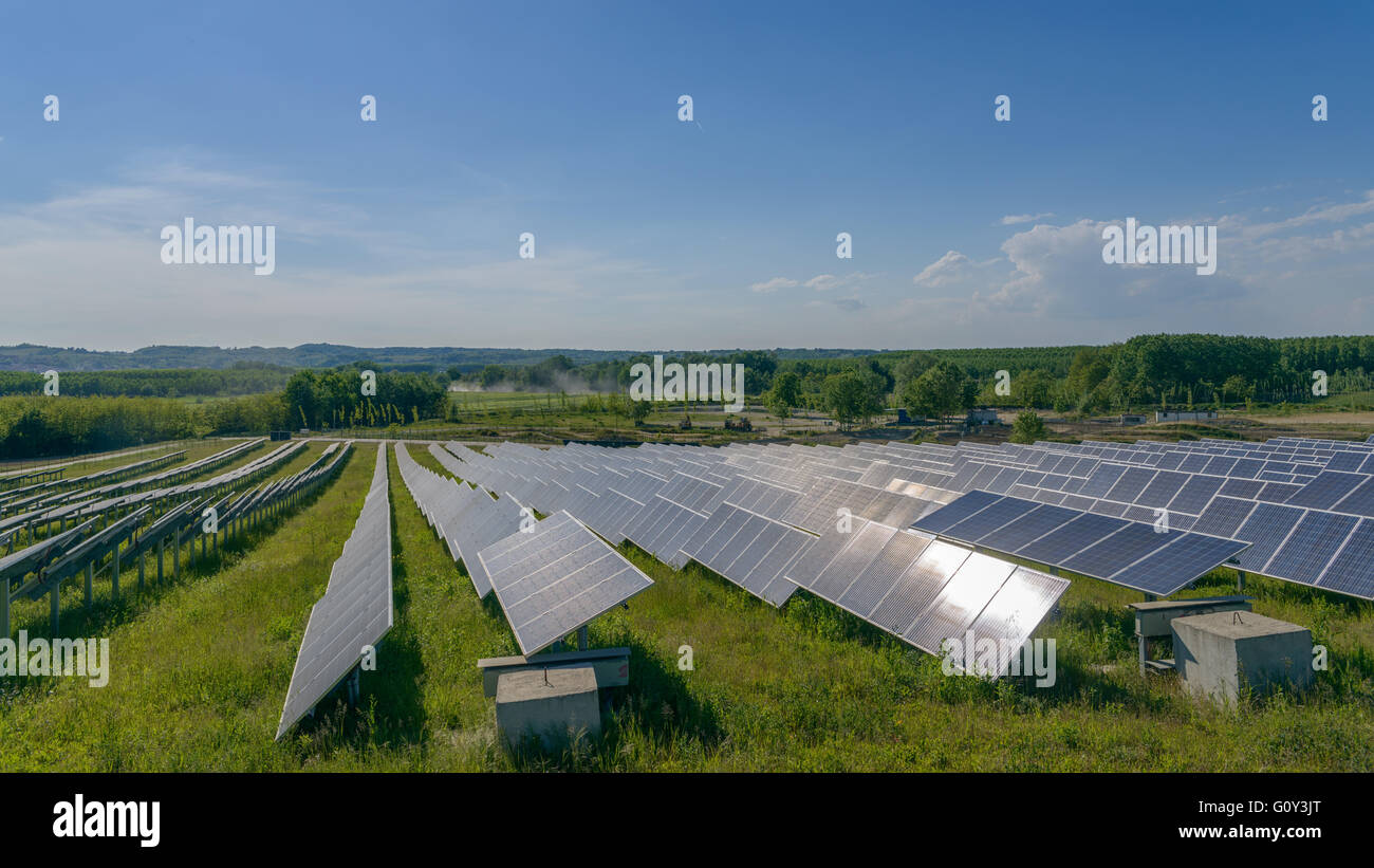 Italy solar energy alternative hi-res stock photography and images - Alamy