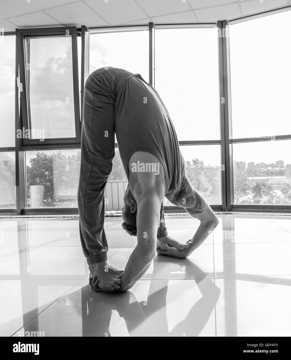 Beautiful man working out Black and White Stock Photos & Images - Alamy