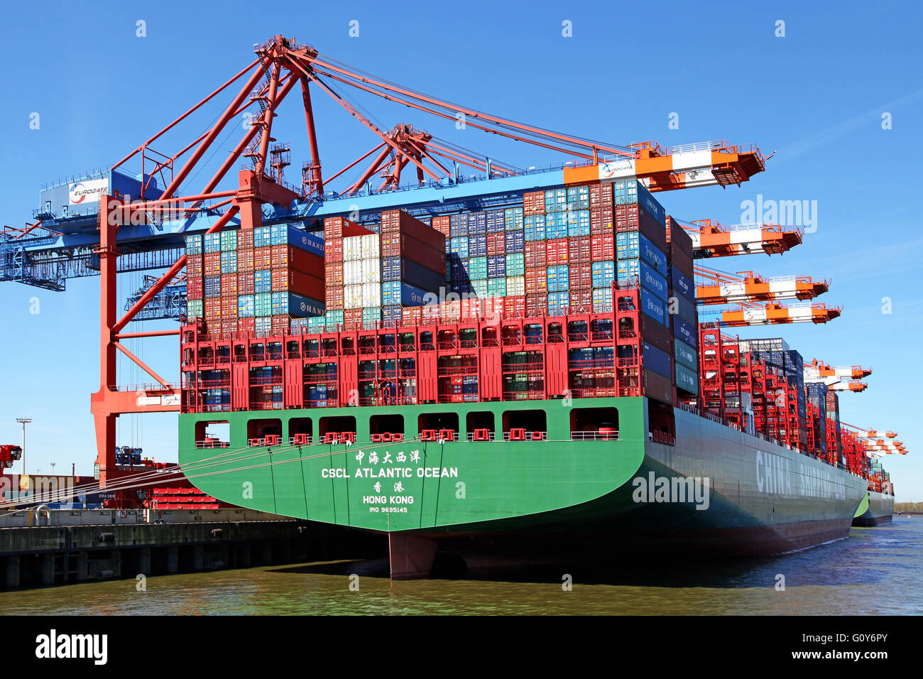 The huge CSCL Atlantic Ocean (China Shipping) landed in Hamburg ...