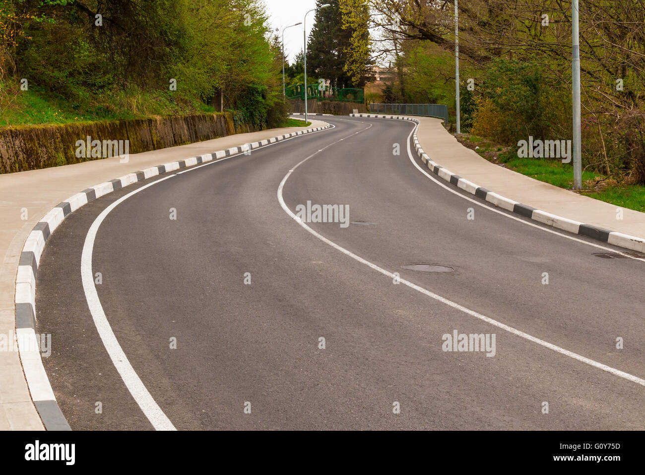 Winding sidewalk hi-res stock photography and images - Alamy
