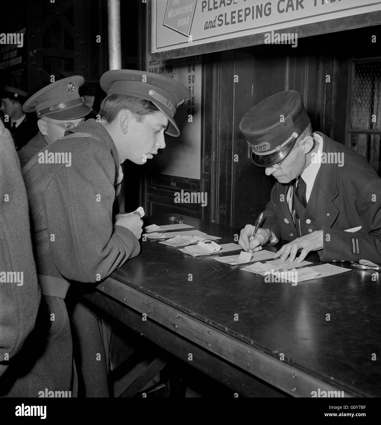 Chicago office counter hi-res stock photography and images - Alamy