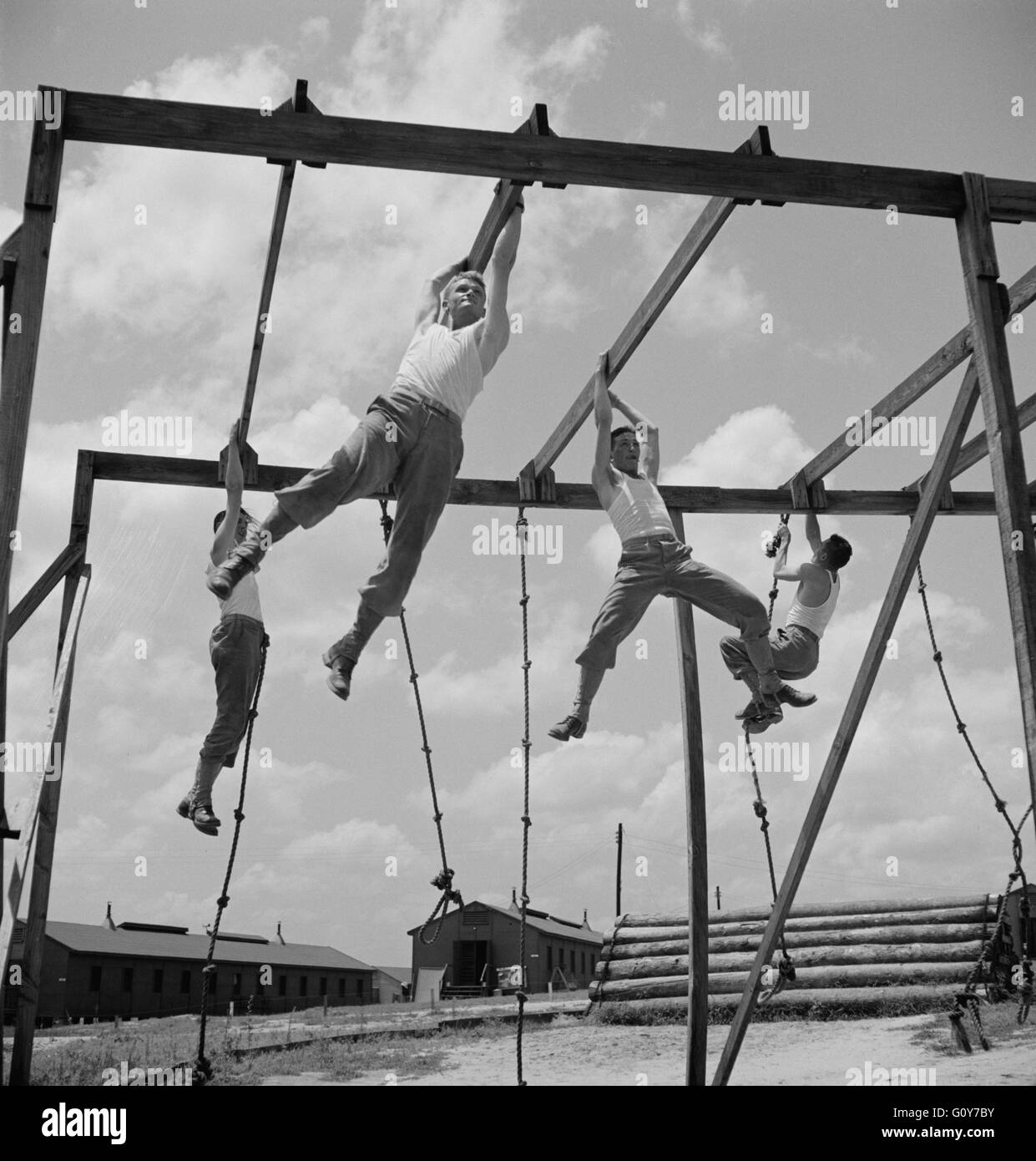 Military service men hi-res stock photography and images - Alamy