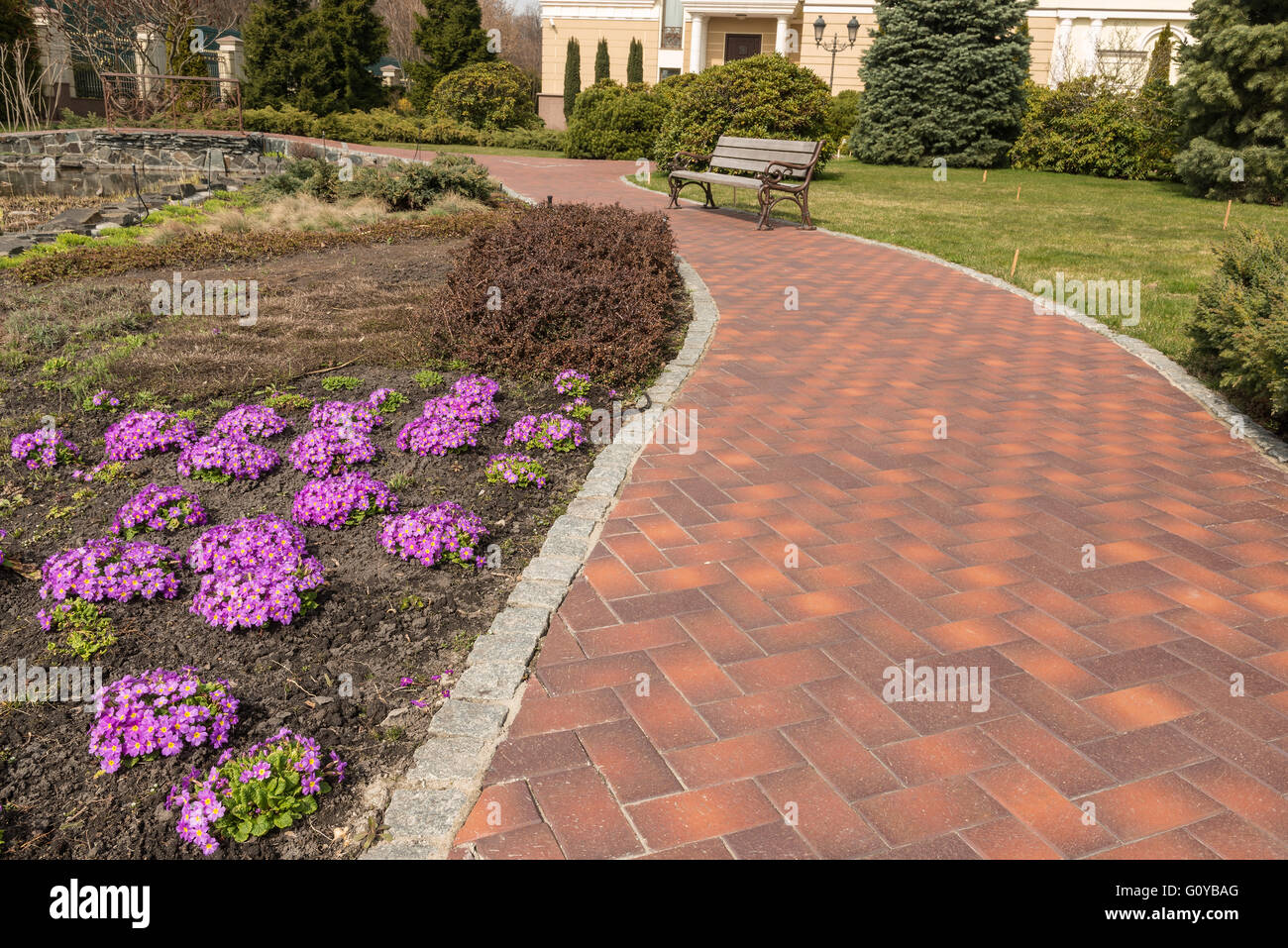 Trees shrubs spring flowers hi-res stock photography and images - Alamy
